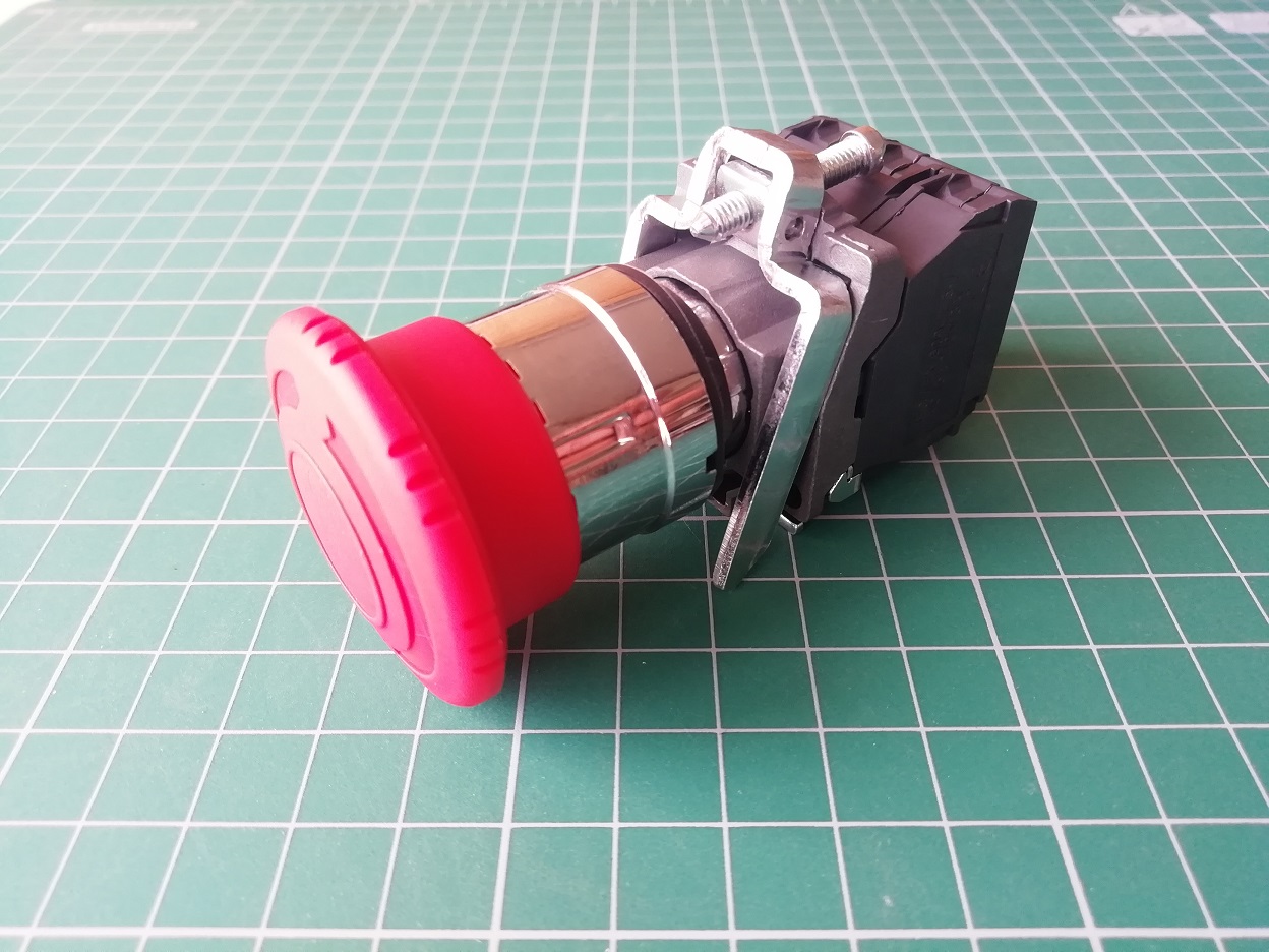 SB4BS84441 КНОПКА АВАРИЙНОГО ОСТ. 22ММ С ВОЗВ. 1НО+2НЗ аналог XB4BS84441